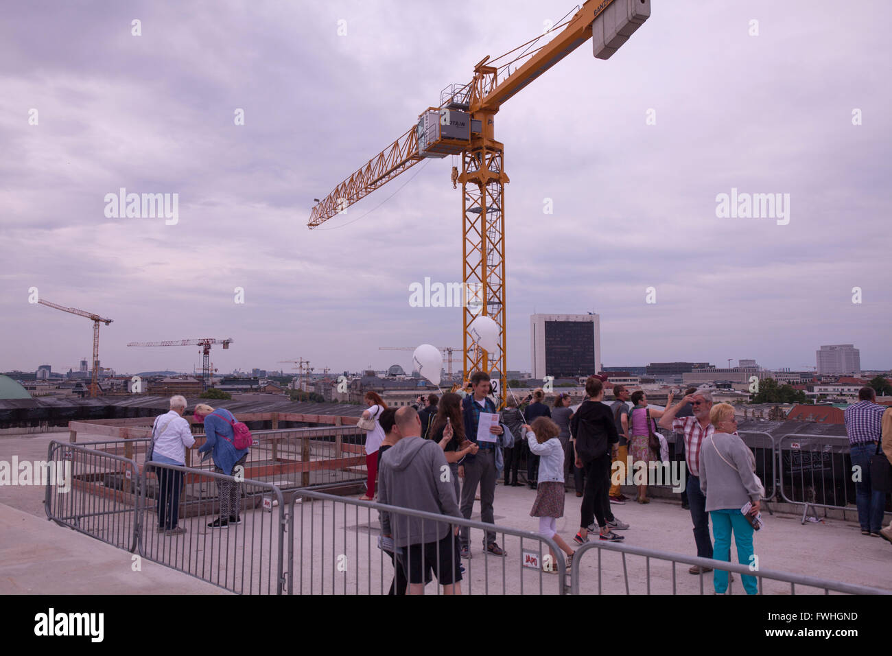 Open roof terrace hi-res stock photography and images - Alamy