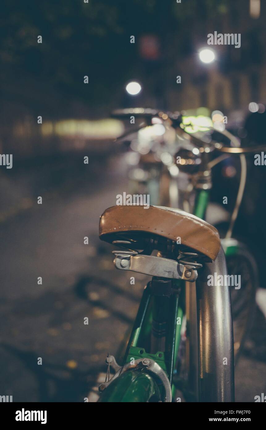 Night bicycle hi-res stock photography and images - Alamy
