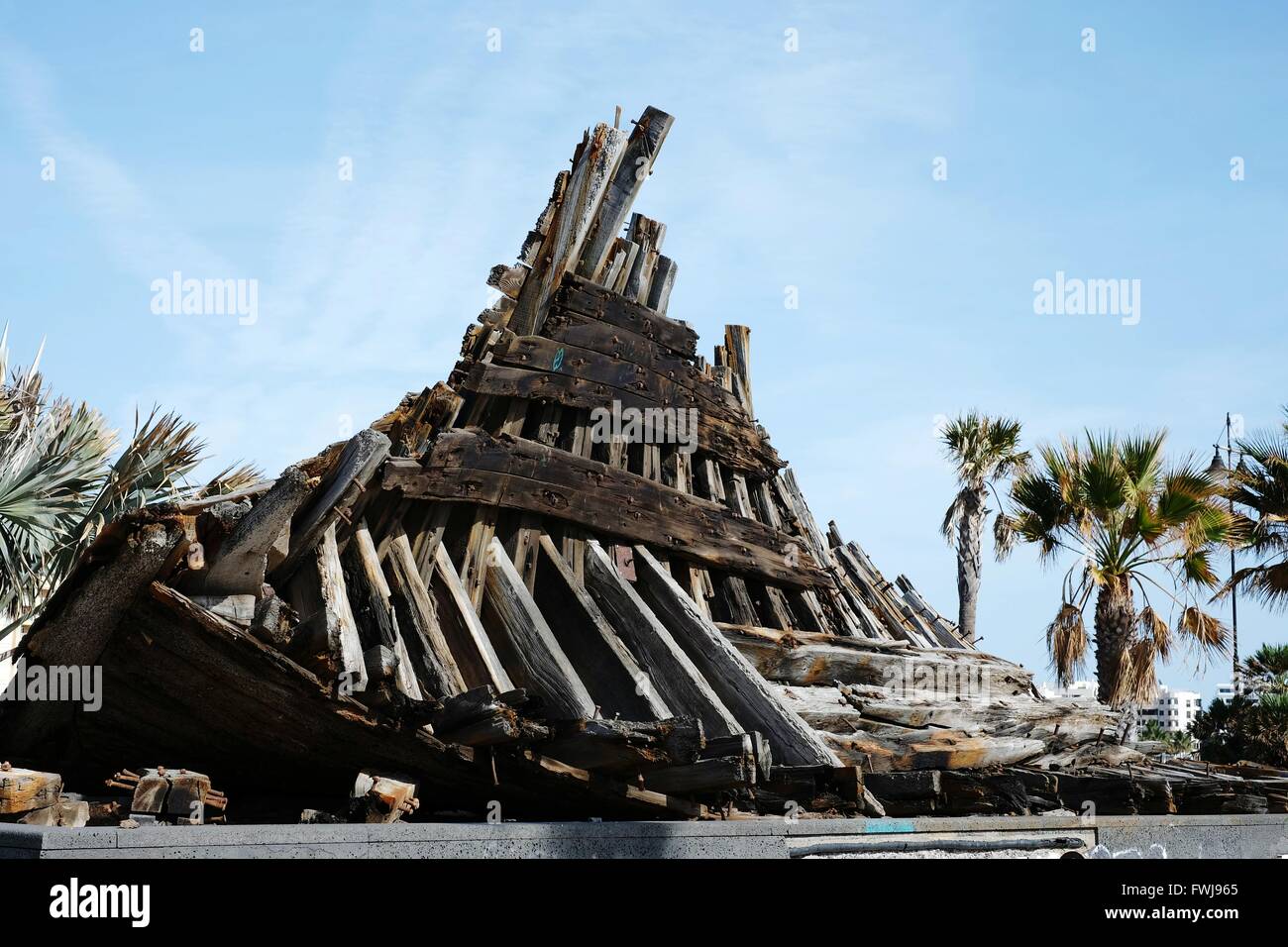 Wooden shipwreck hi-res stock photography and images - Alamy