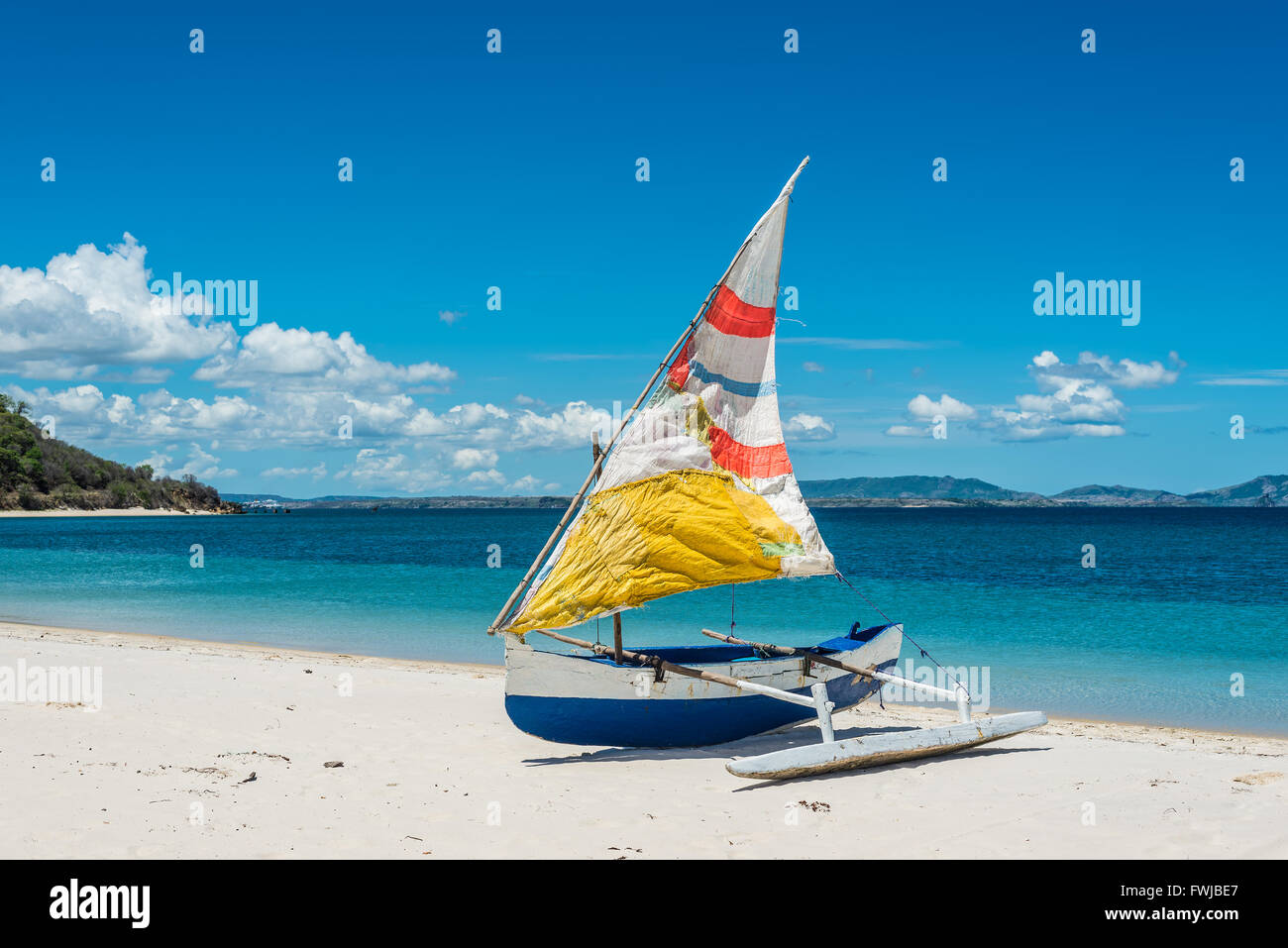 Malagasy outrigger pirogue sail hi-res stock photography and images - Alamy