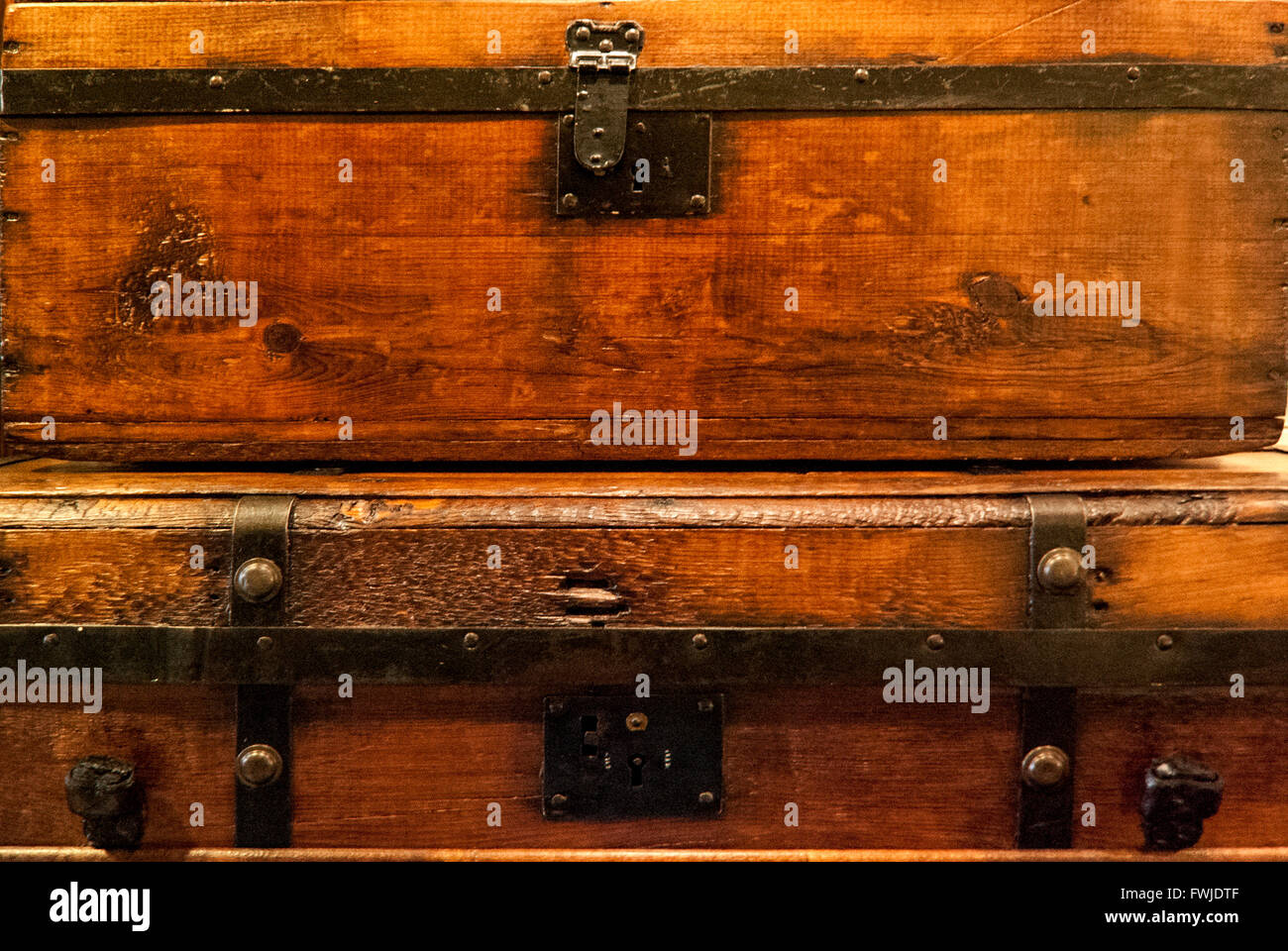 Antique trunk hi-res stock photography and images - Alamy