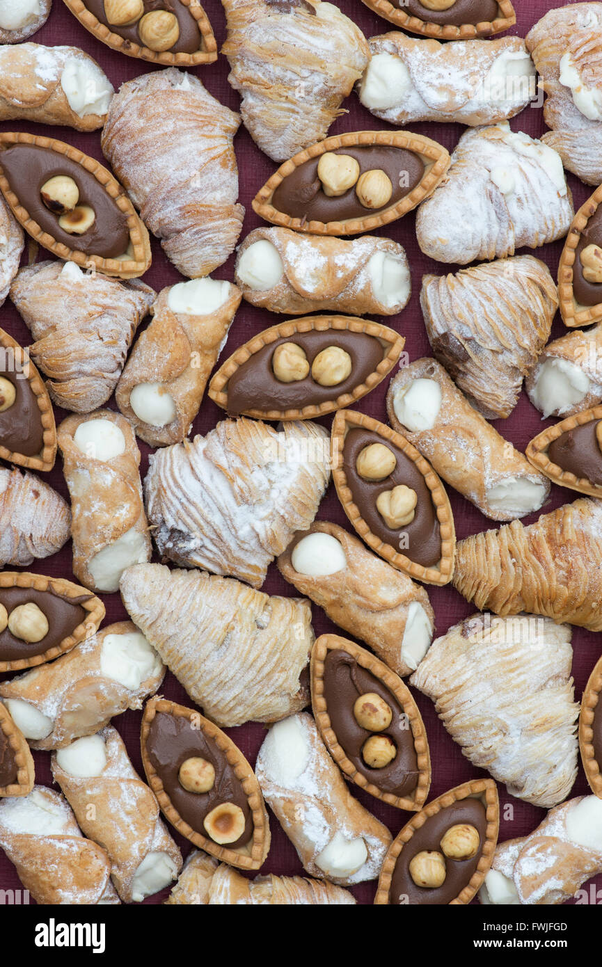 Italian Sweet Pastries. Sfogliatella, Cannoli creams and Little boats ...