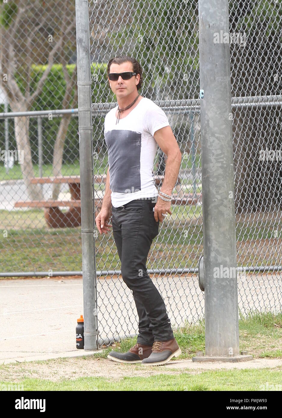 Gavin Rossdale enjoys an afternoon in the park with his three sons ...