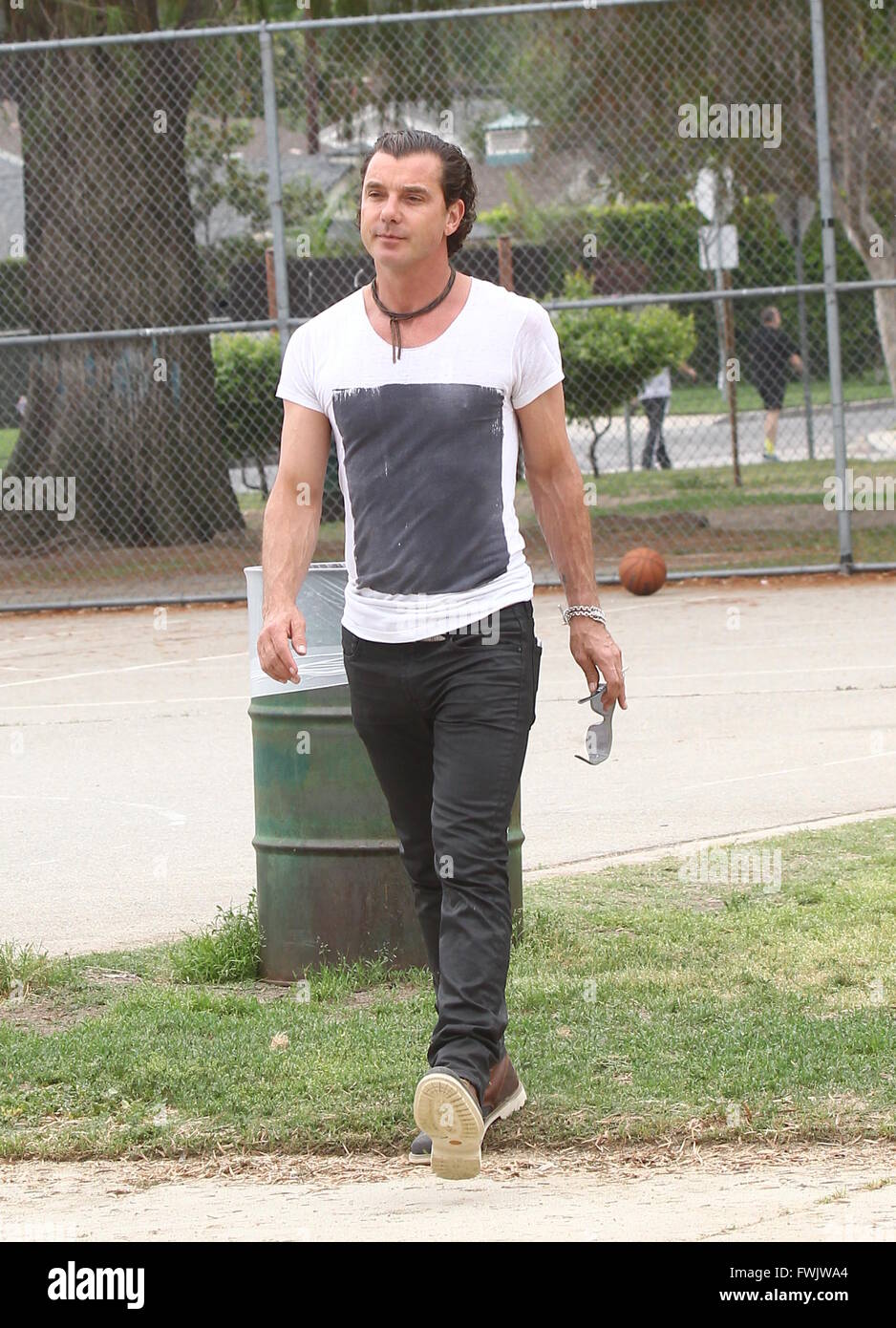 Gavin Rossdale enjoys an afternoon in the park with his three sons ...