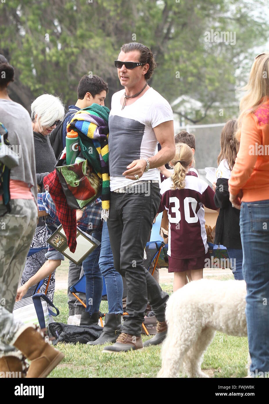 Gavin Rossdale enjoys an afternoon in the park with his three sons ...