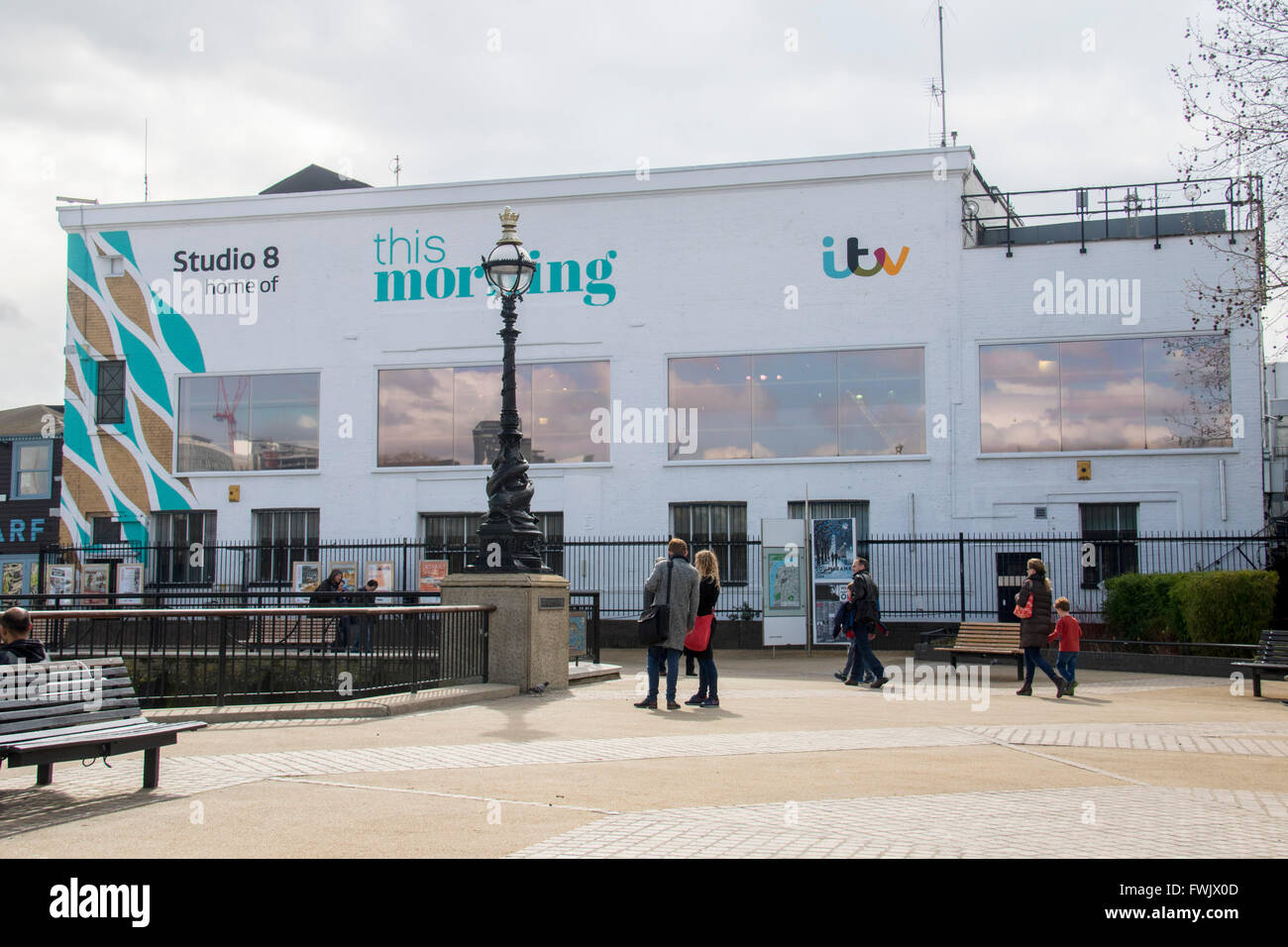 London thames television studio hi-res stock photography and images - Alamy