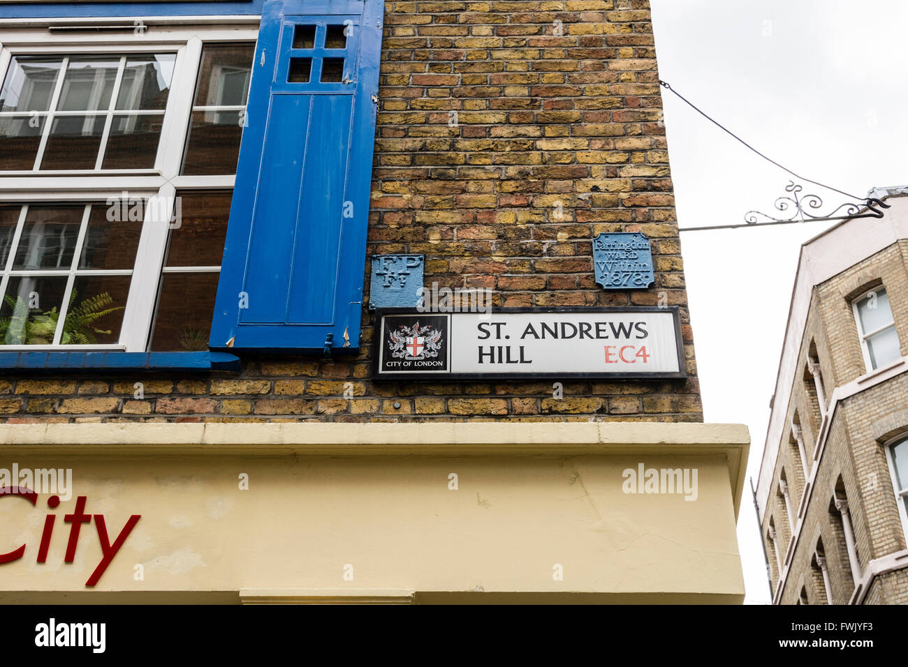 Back of famous landmarks hi-res stock photography and images - Alamy