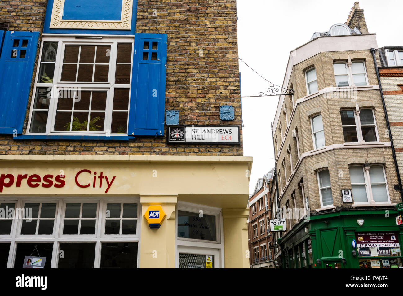 Back streets of london hi-res stock photography and images - Alamy