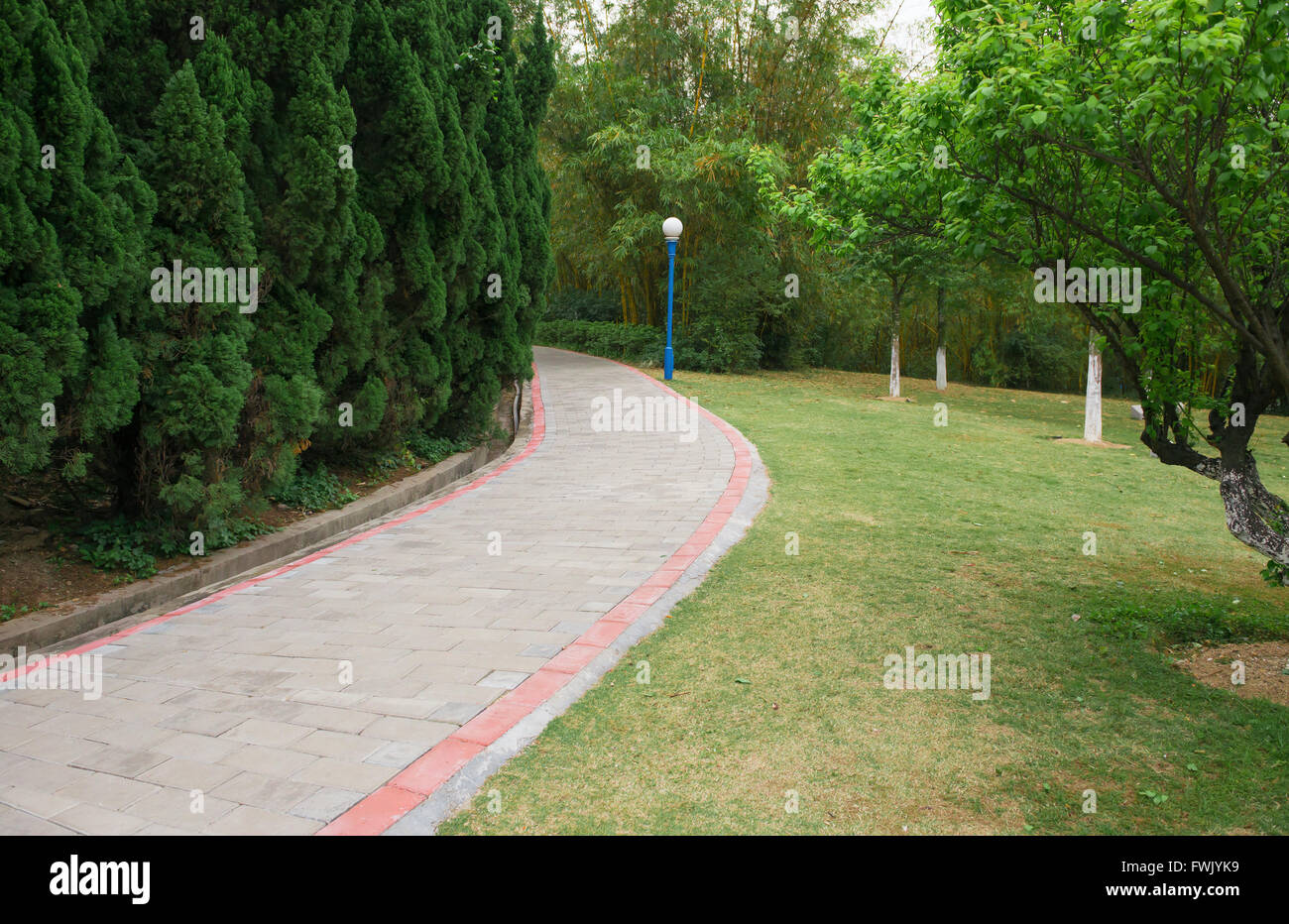 outdoor curved pathway Stock Photo - Alamy outdoor curved pathway Stock Photo - Alamy