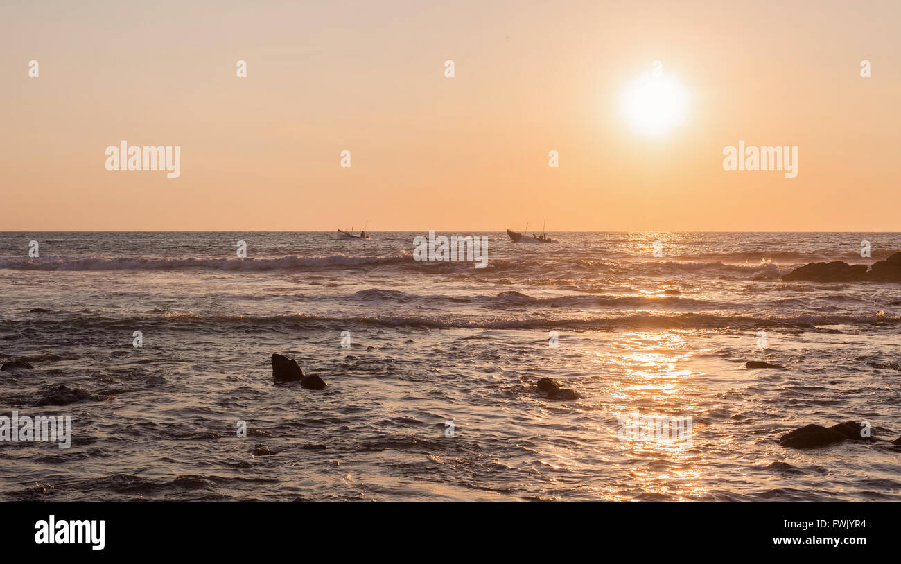 Island in pacific and sunset hi-res stock photography and images - Alamy