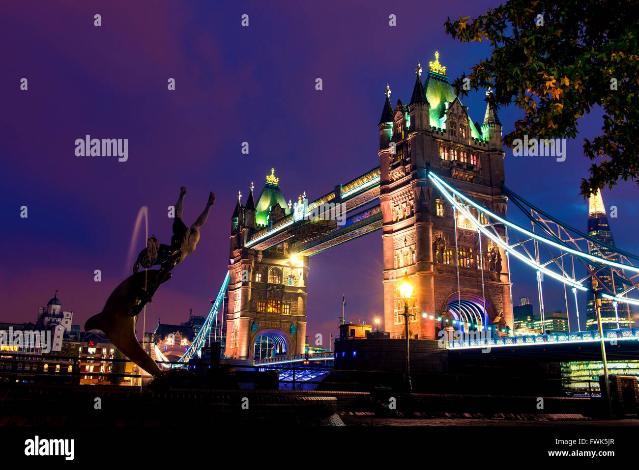 London Tower Bridge Blue Sky Dolphin Stock Photos & London Tower Bridge ...
