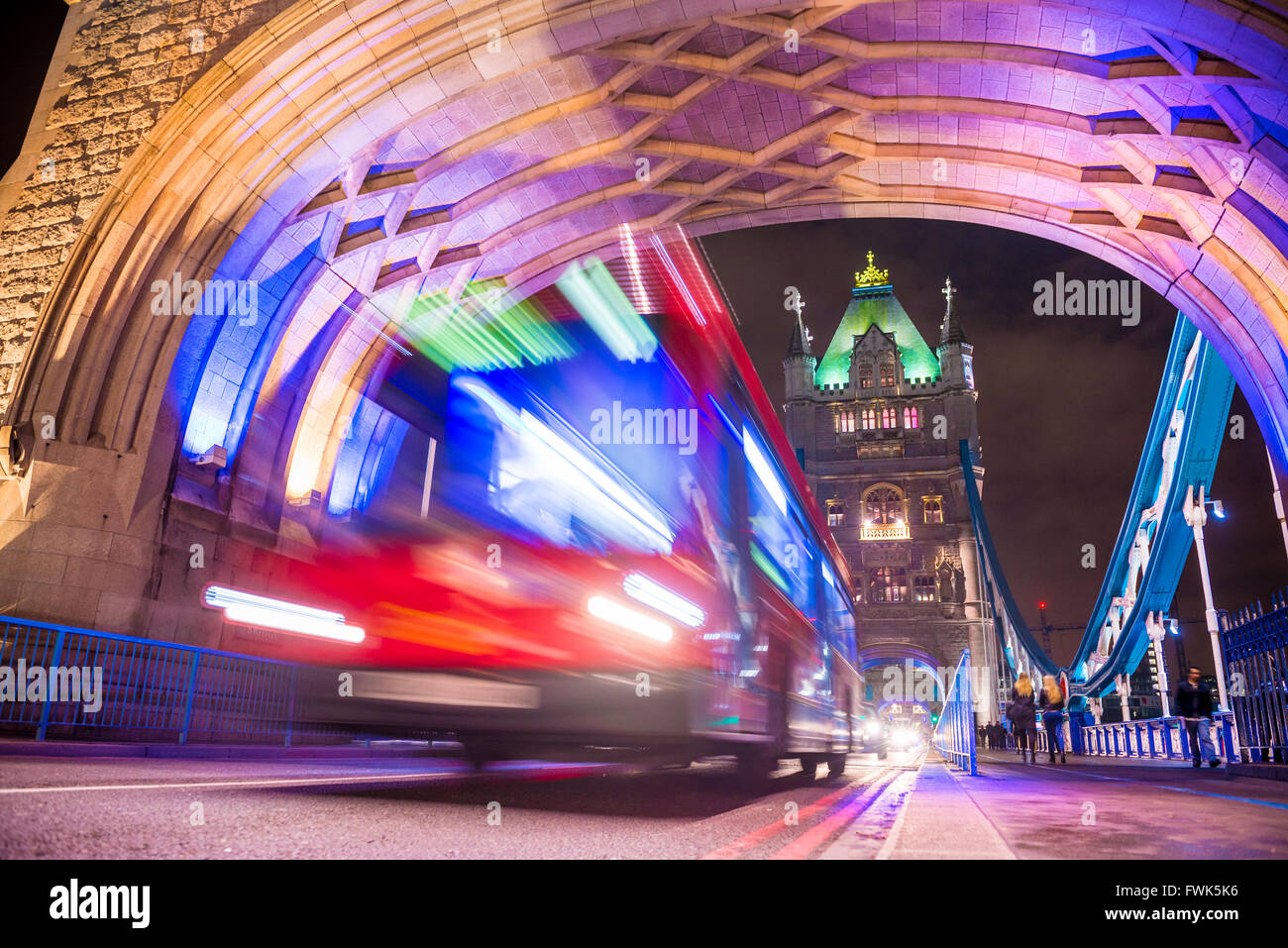 London bus on tower bridge hi-res stock photography and images - Alamy
