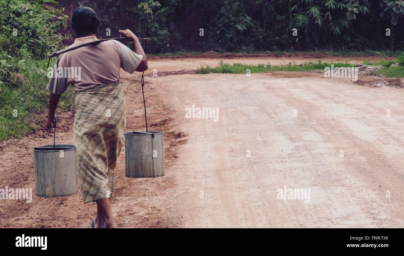 Shoulder container hi-res stock photography and images - Alamy