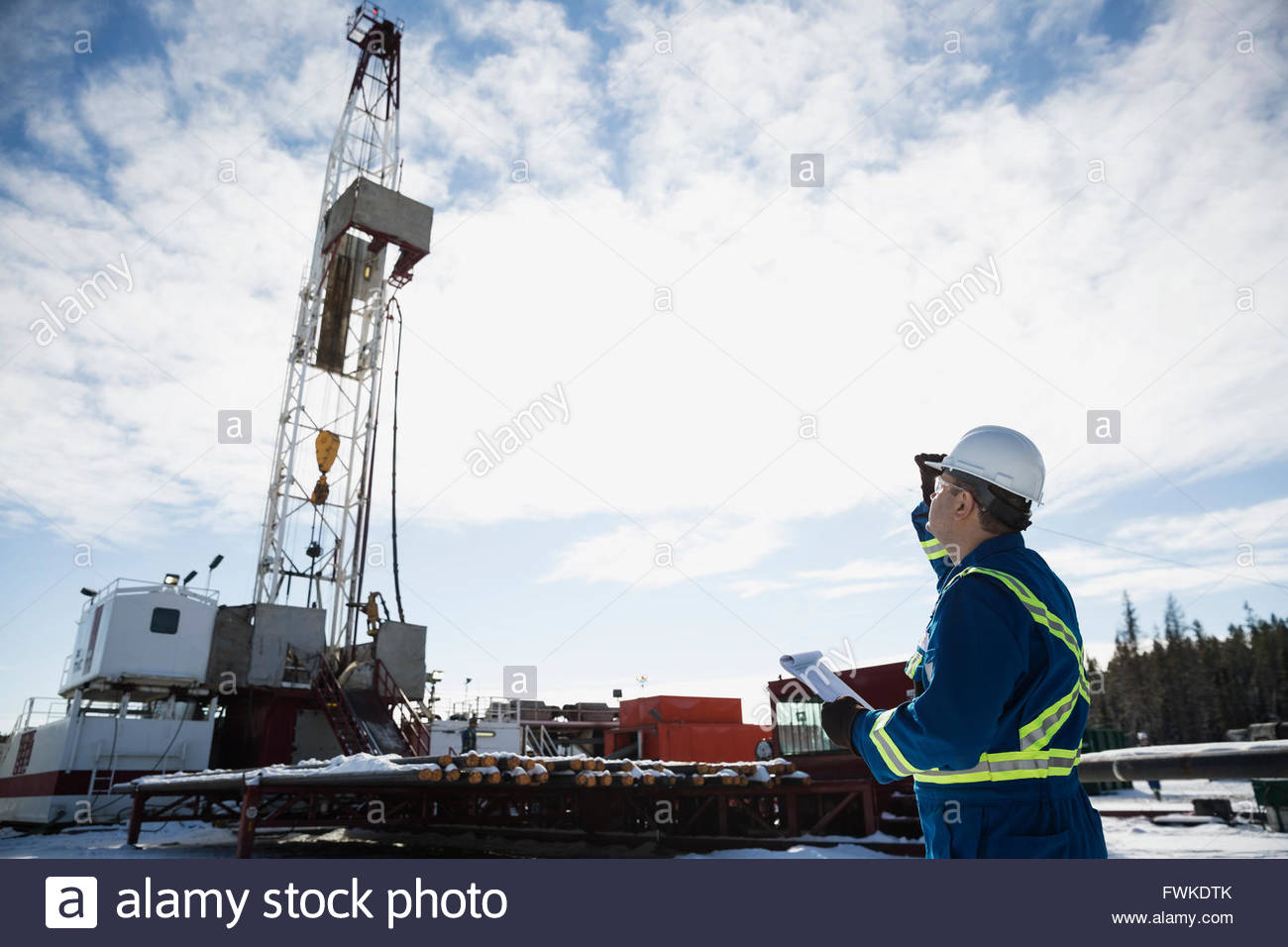 Engineer oil rig hi-res stock photography and images - Alamy
