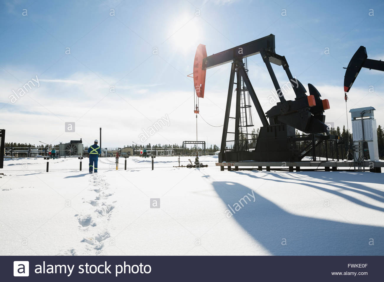 Drilling rigs hi-res stock photography and images - Alamy