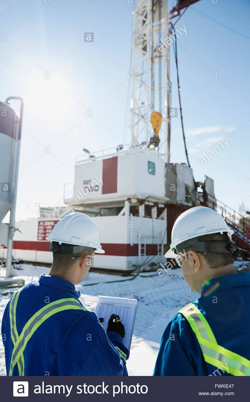 American oil rig workers hi-res stock photography and images - Alamy
