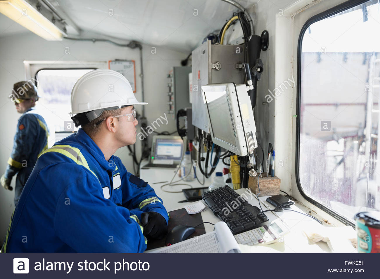 Control room oil rig hi-res stock photography and images - Alamy