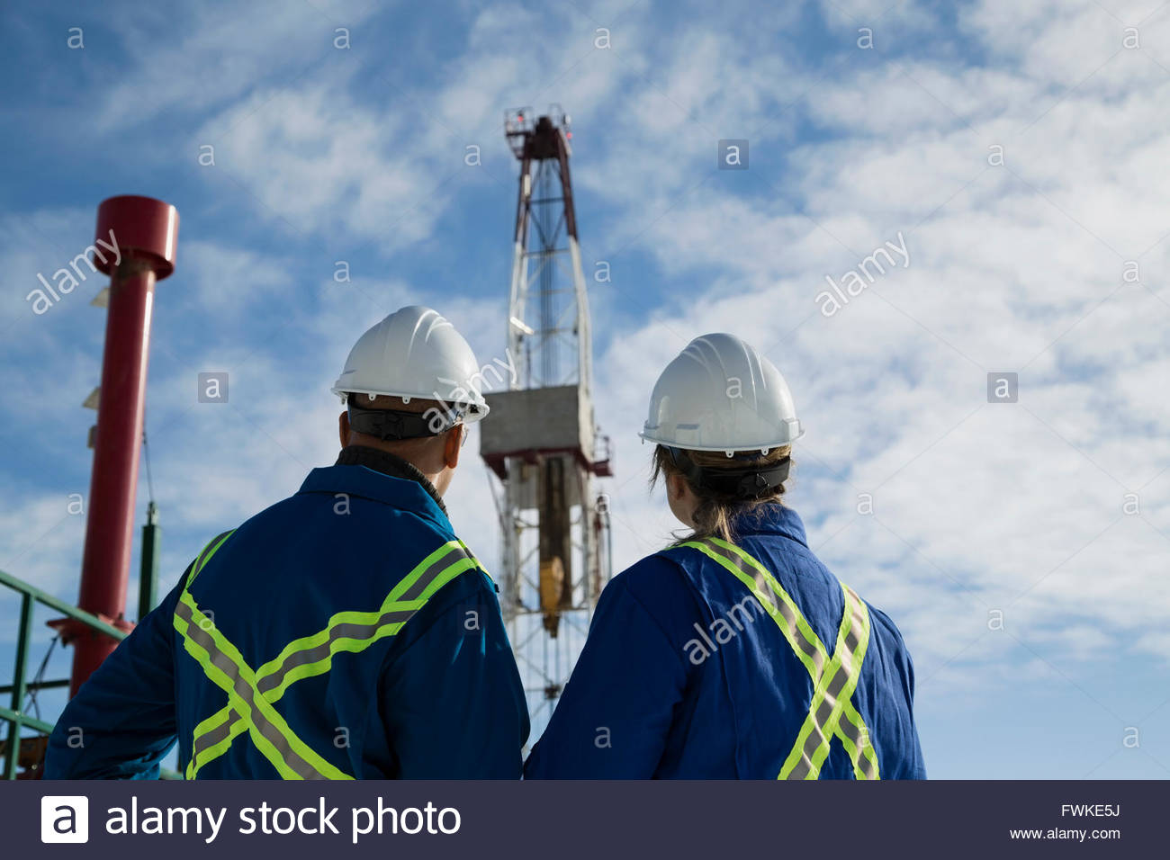 Drilling workers hi-res stock photography and images - Alamy