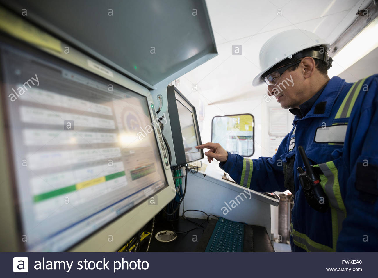 Control room oil rig hi-res stock photography and images - Alamy