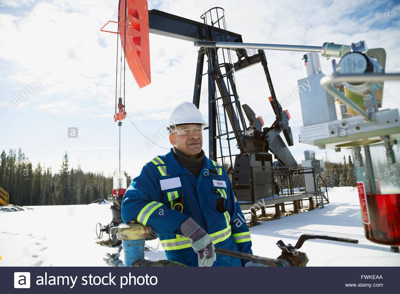 Male engineer hi-res stock photography and images - Alamy