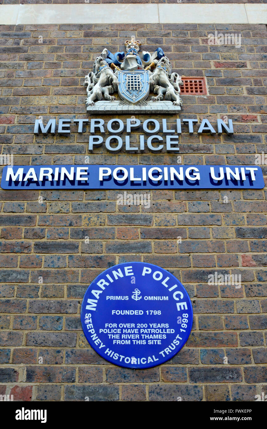 Met police logo hi-res stock photography and images - Alamy
