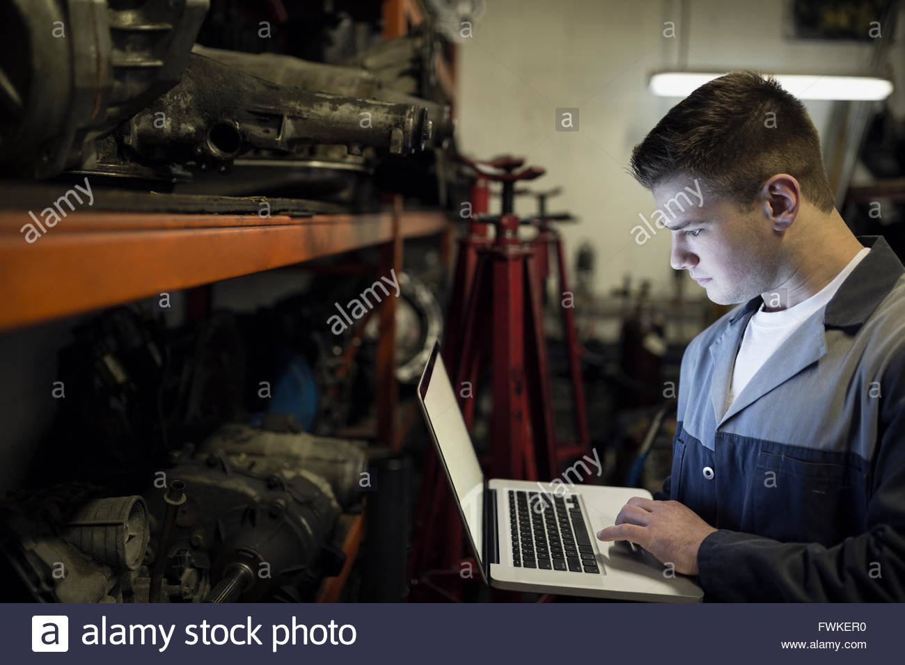 Laptop repair hi-res stock photography and images - Alamy