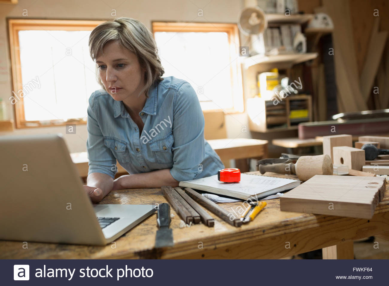 Female carpenter hi-res stock photography and images - Alamy