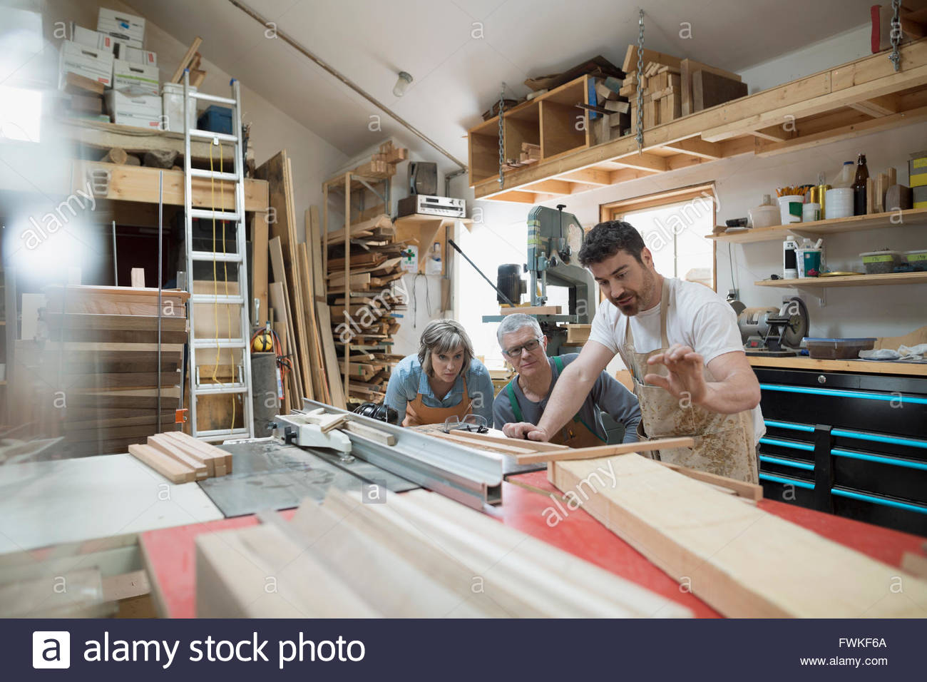 Man planning wood in workshop hi-res stock photography and images - Alamy