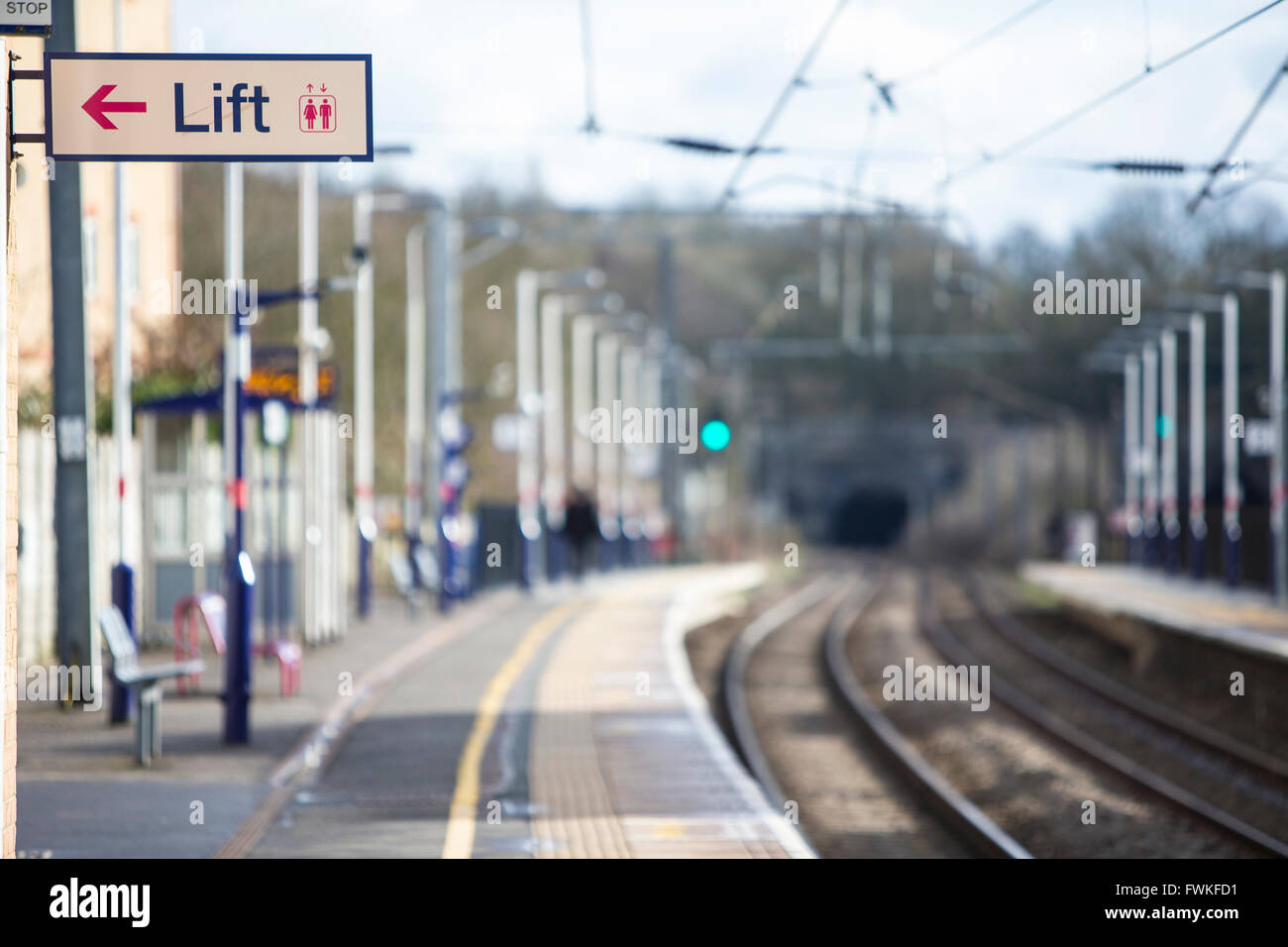 Station lift hi-res stock photography and images - Alamy