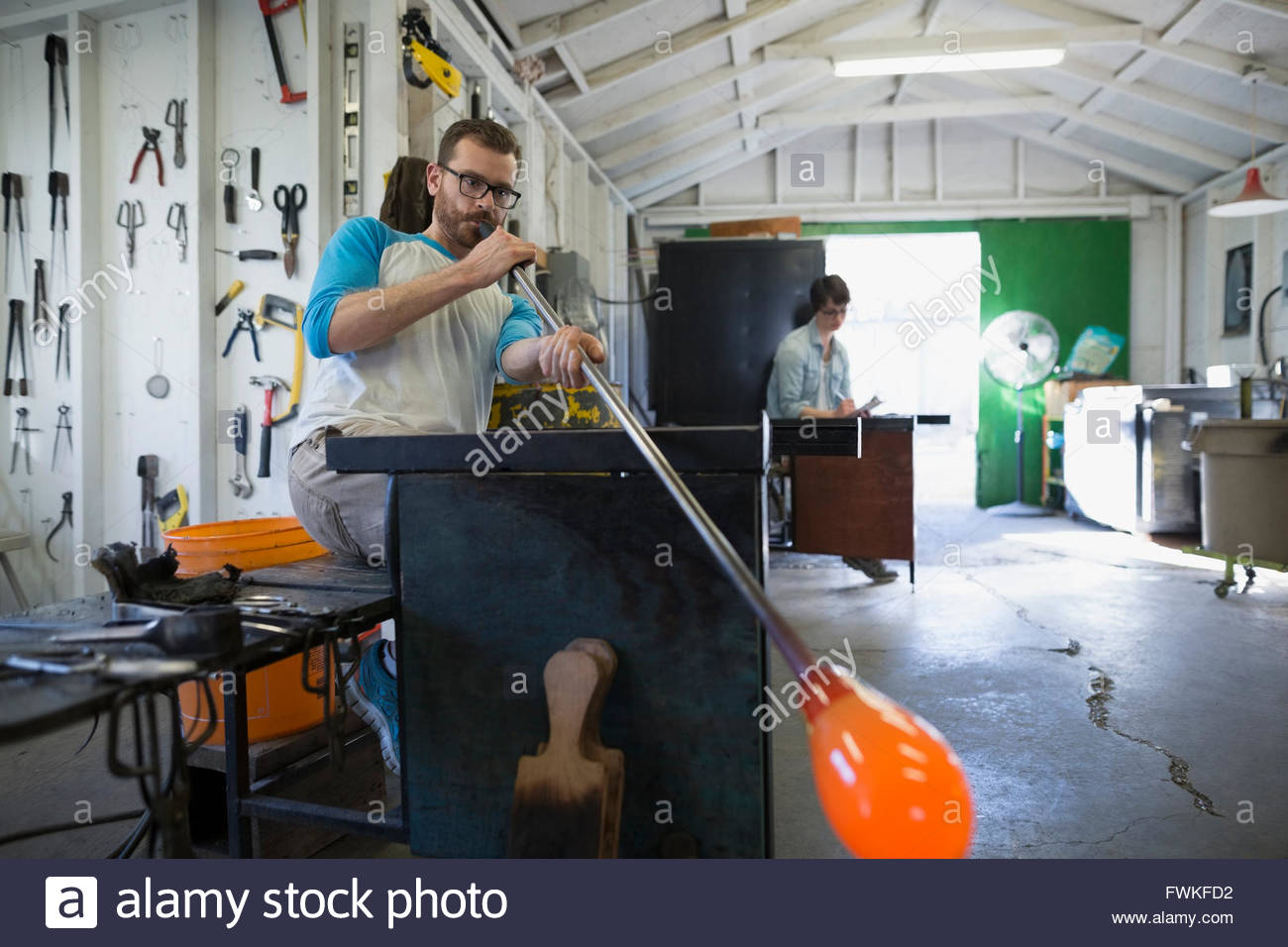 Man blowing glass hi-res stock photography and images - Alamy