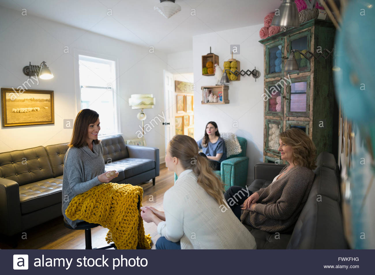 Knitting group hi-res stock photography and images - Alamy