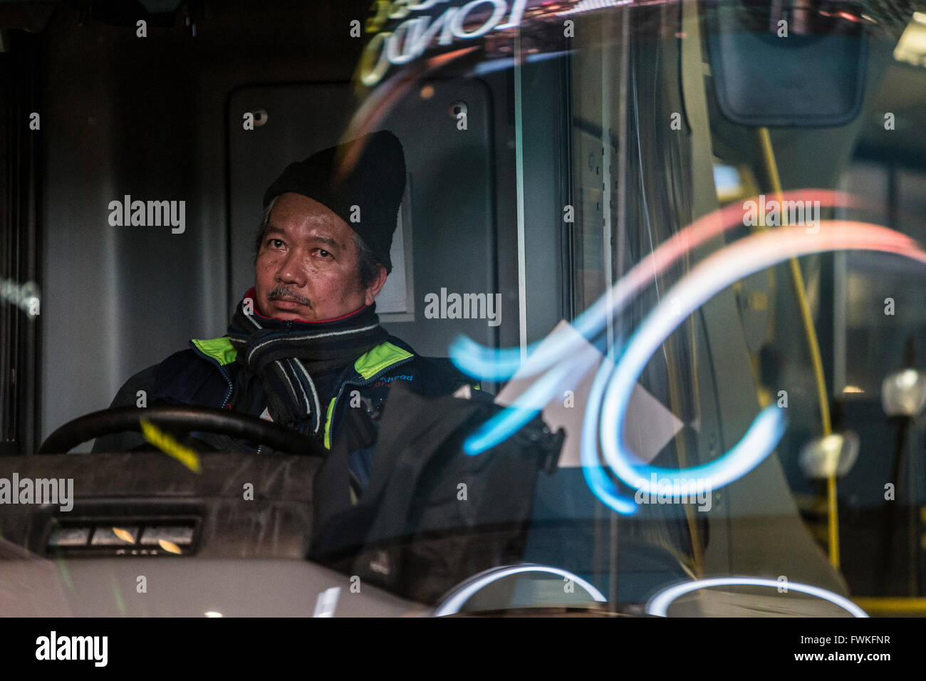 London bus driver hi-res stock photography and images - Alamy