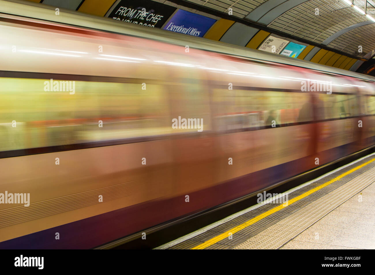 London Underground Moving Tube Trains Movement Stock Photo - Alamy