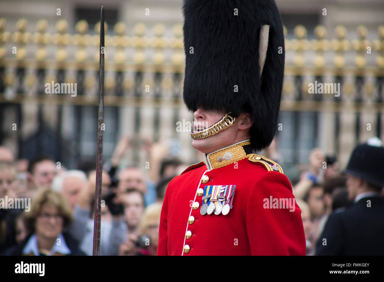Queens guard hi-res stock photography and images - Alamy