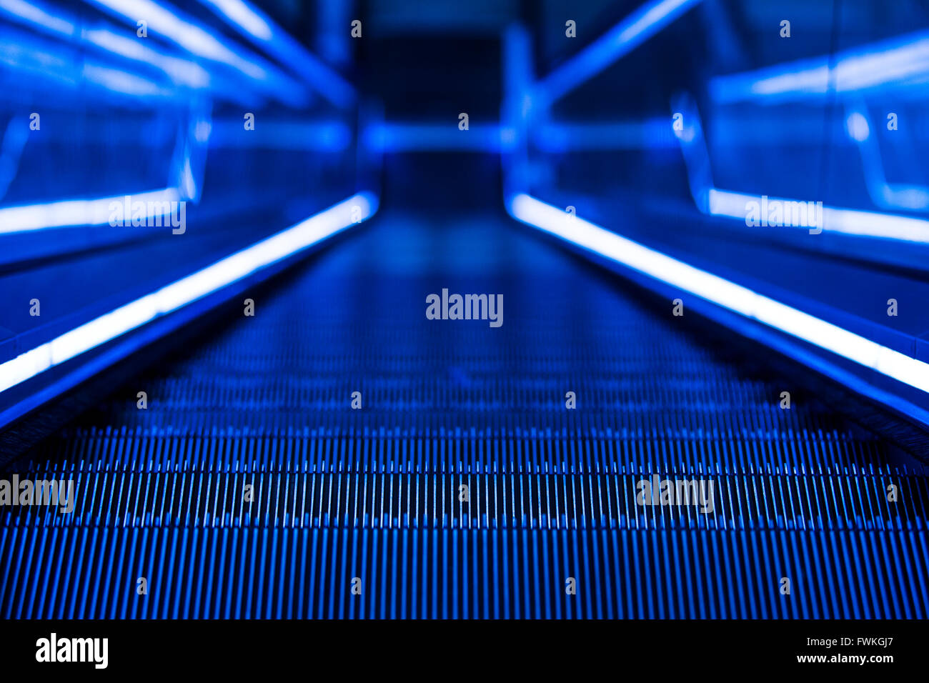 Kings cross station escalators hi-res stock photography and images - Alamy