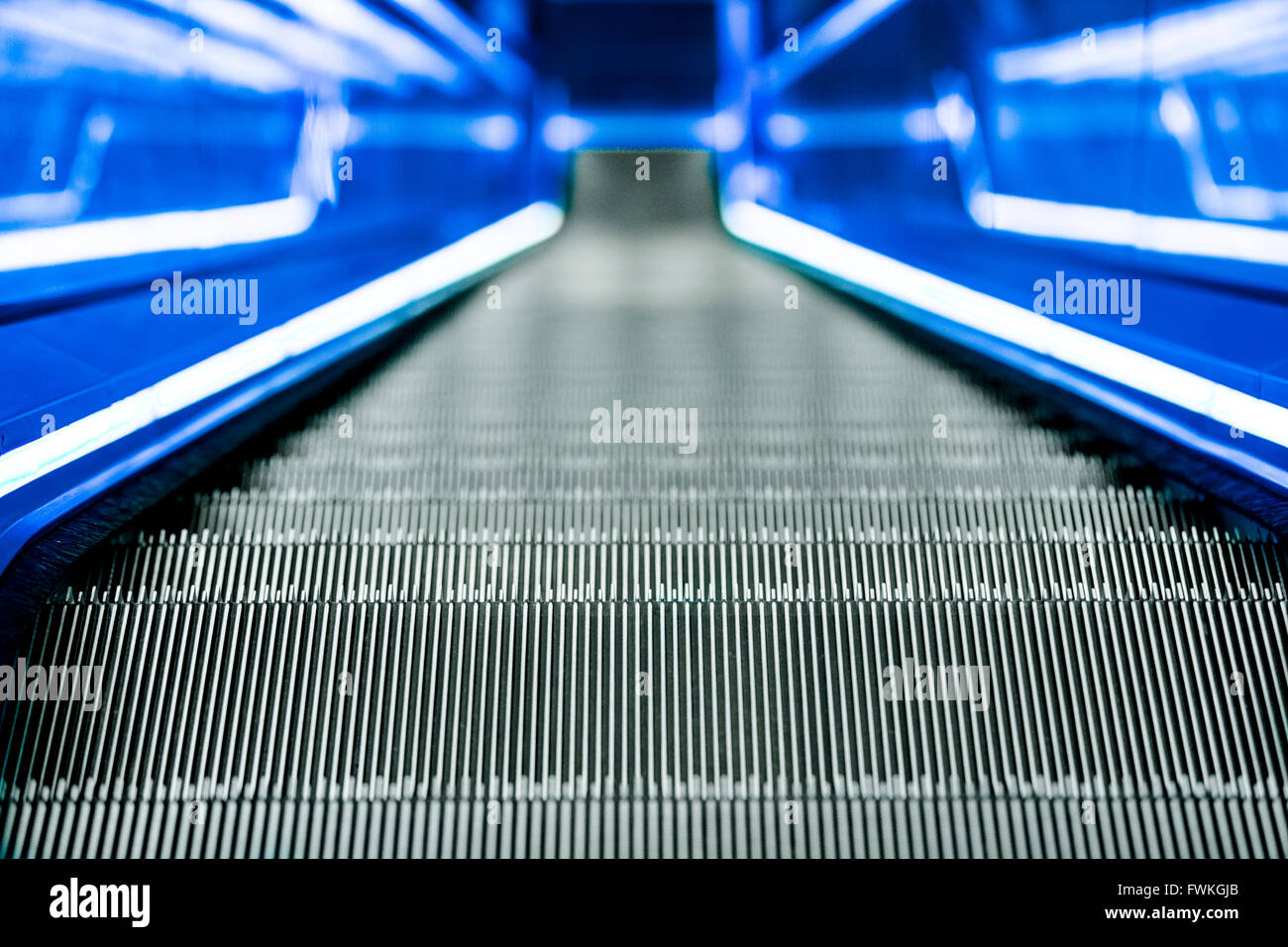 Kings cross station escalators hi-res stock photography and images - Alamy