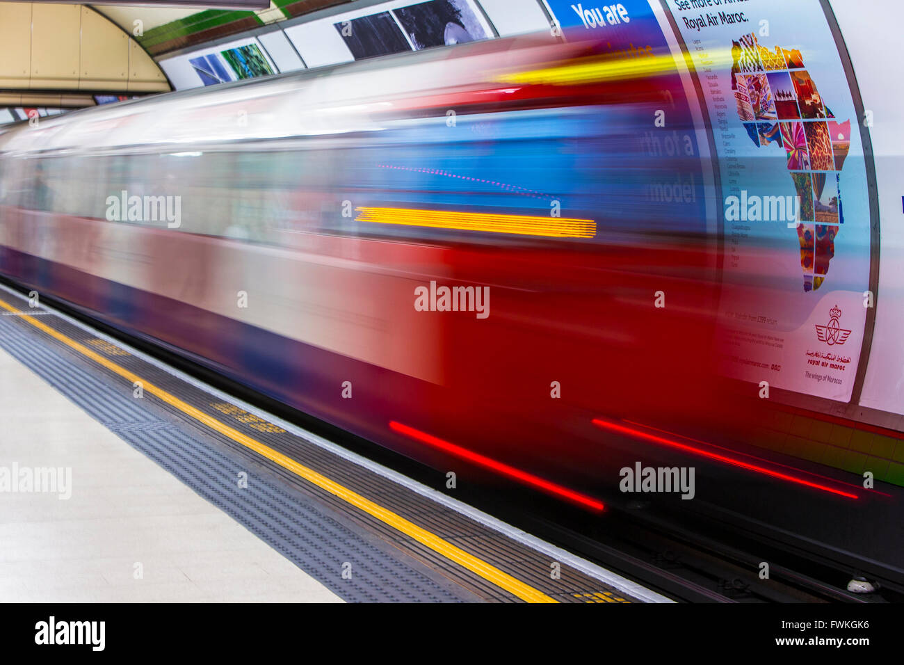London Underground Moving Tube Trains Movement Stock Photo - Alamy