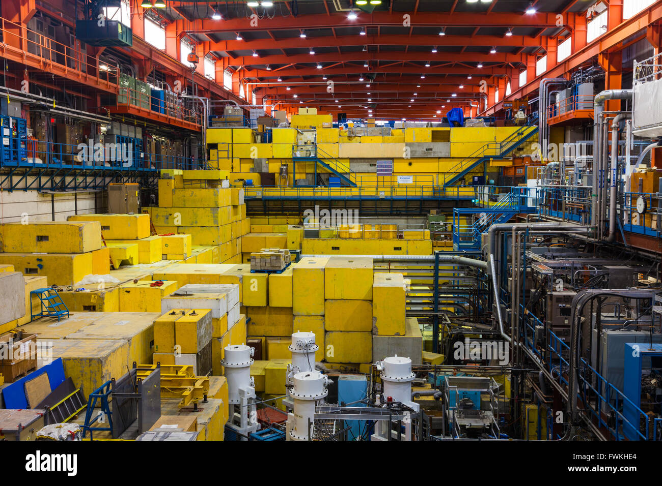Experimental hall of the TRIUMF particle accelerator complex in ...