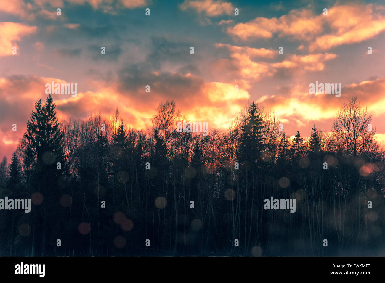 Red filter sky and clouds hi-res stock photography and images - Alamy