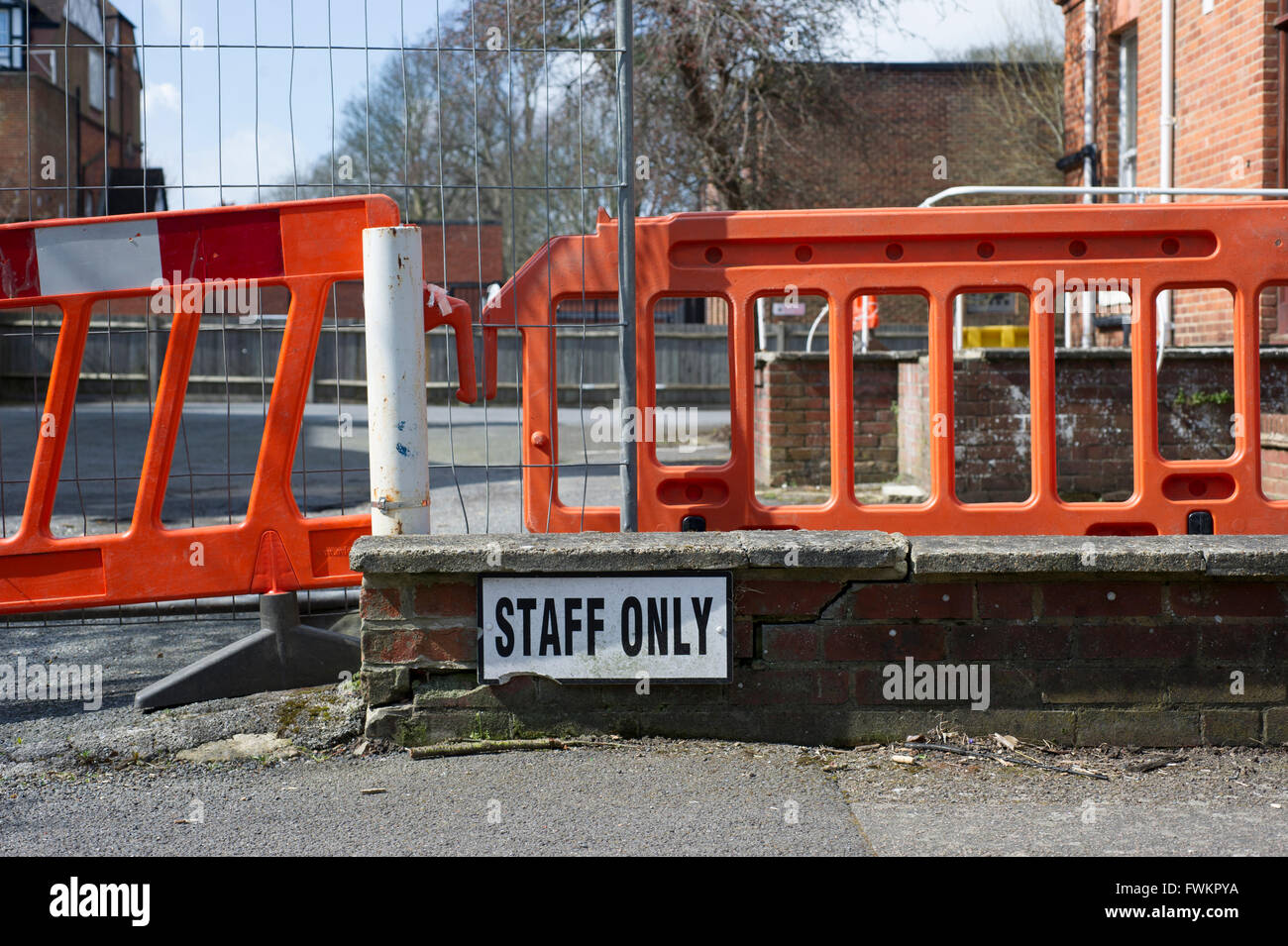 No parking sign temporary hi-res stock photography and images - Alamy