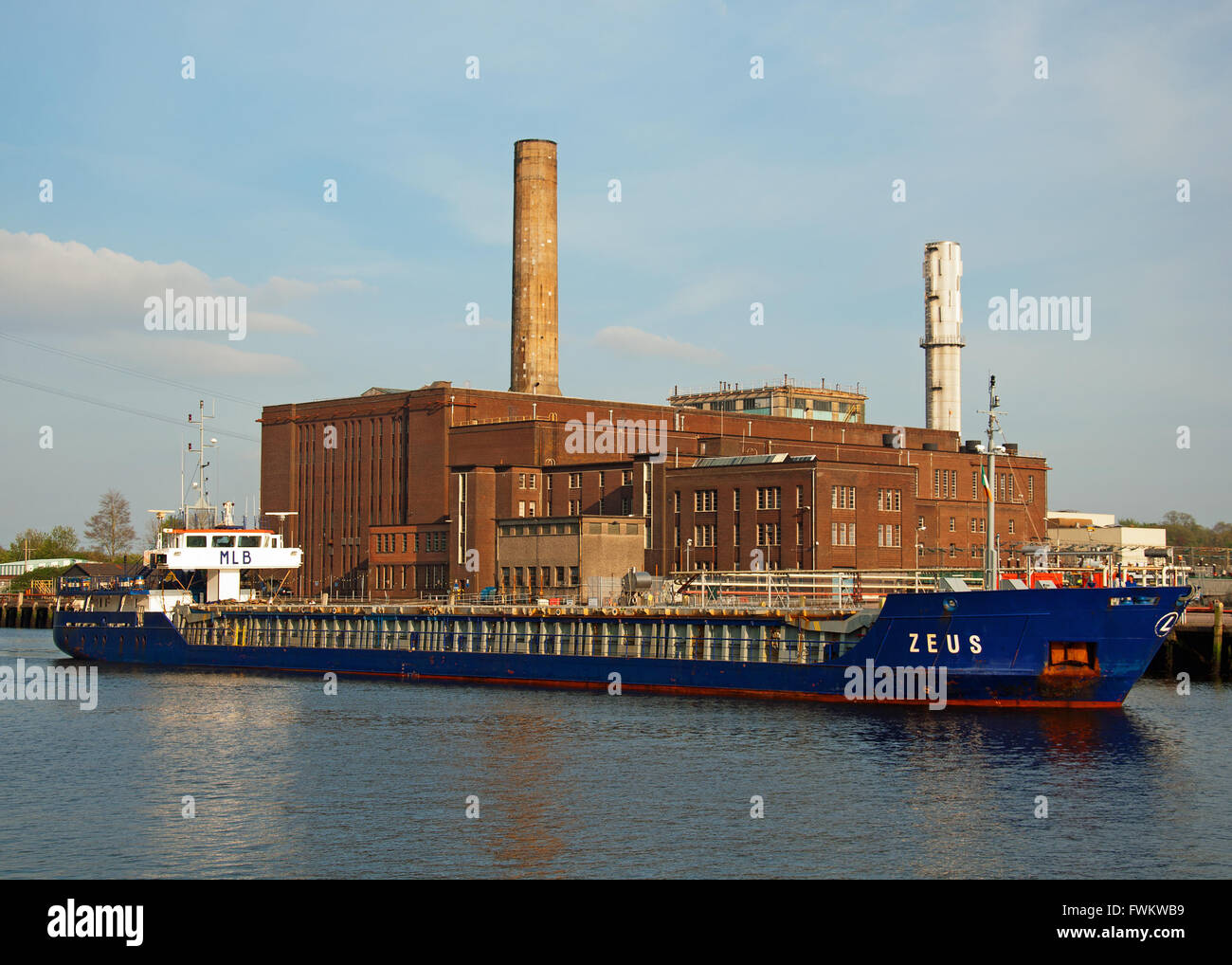 General cargo ships hi-res stock photography and images - Alamy