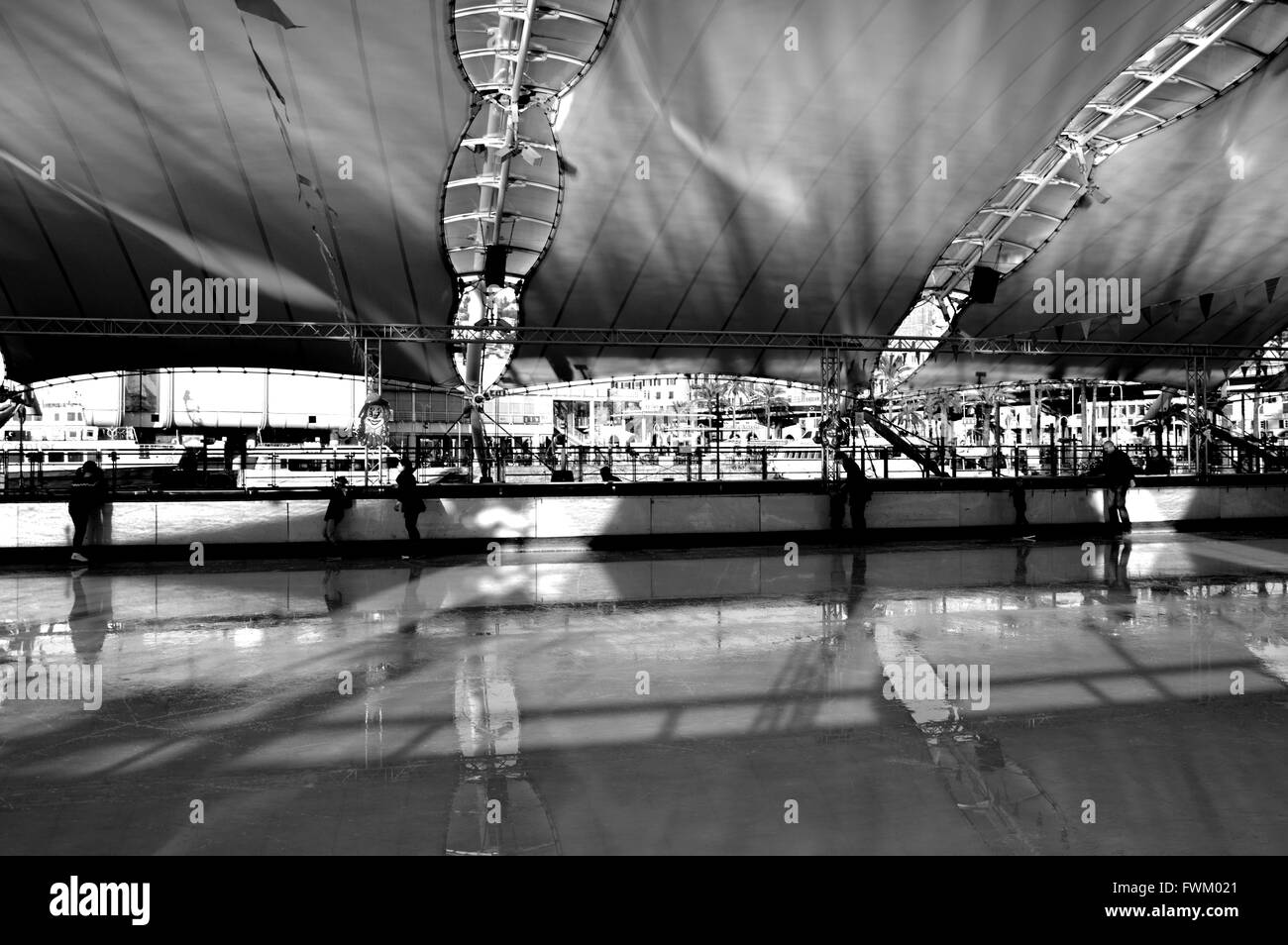 Skating rink ice fun hi-res stock photography and images - Alamy