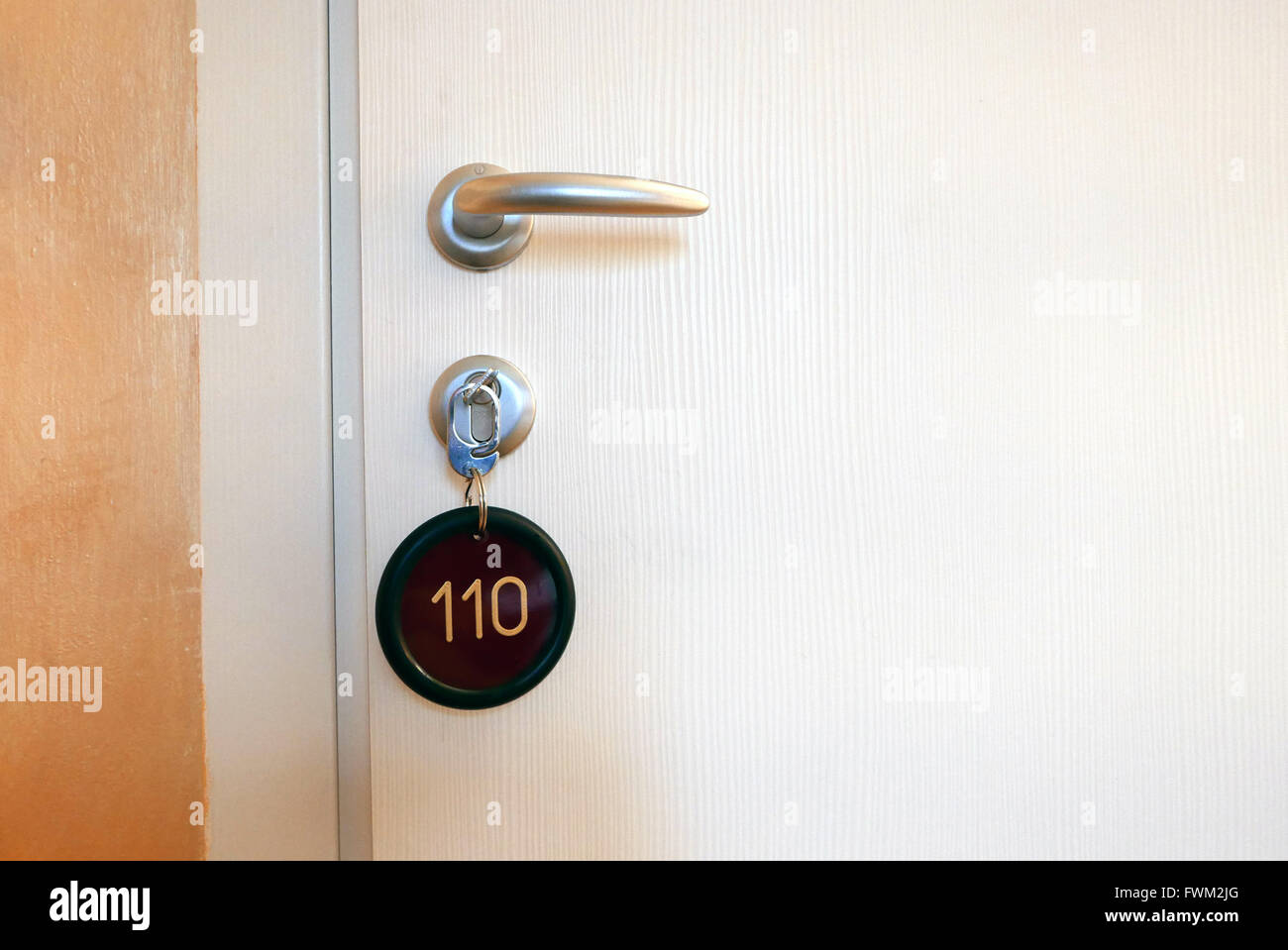 Circle lock hi-res stock photography and images - Alamy