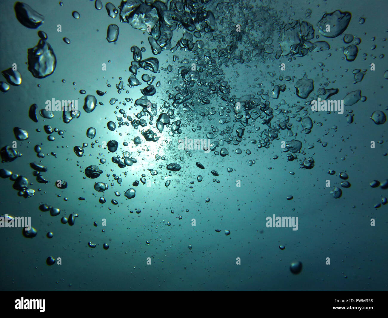 Air bubbles underwater hi-res stock photography and images - Alamy