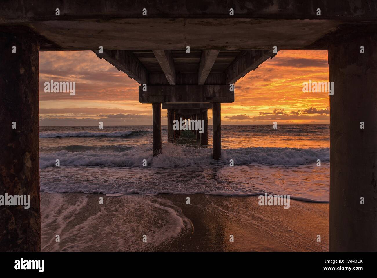 Under_pier hi-res stock photography and images - Alamy