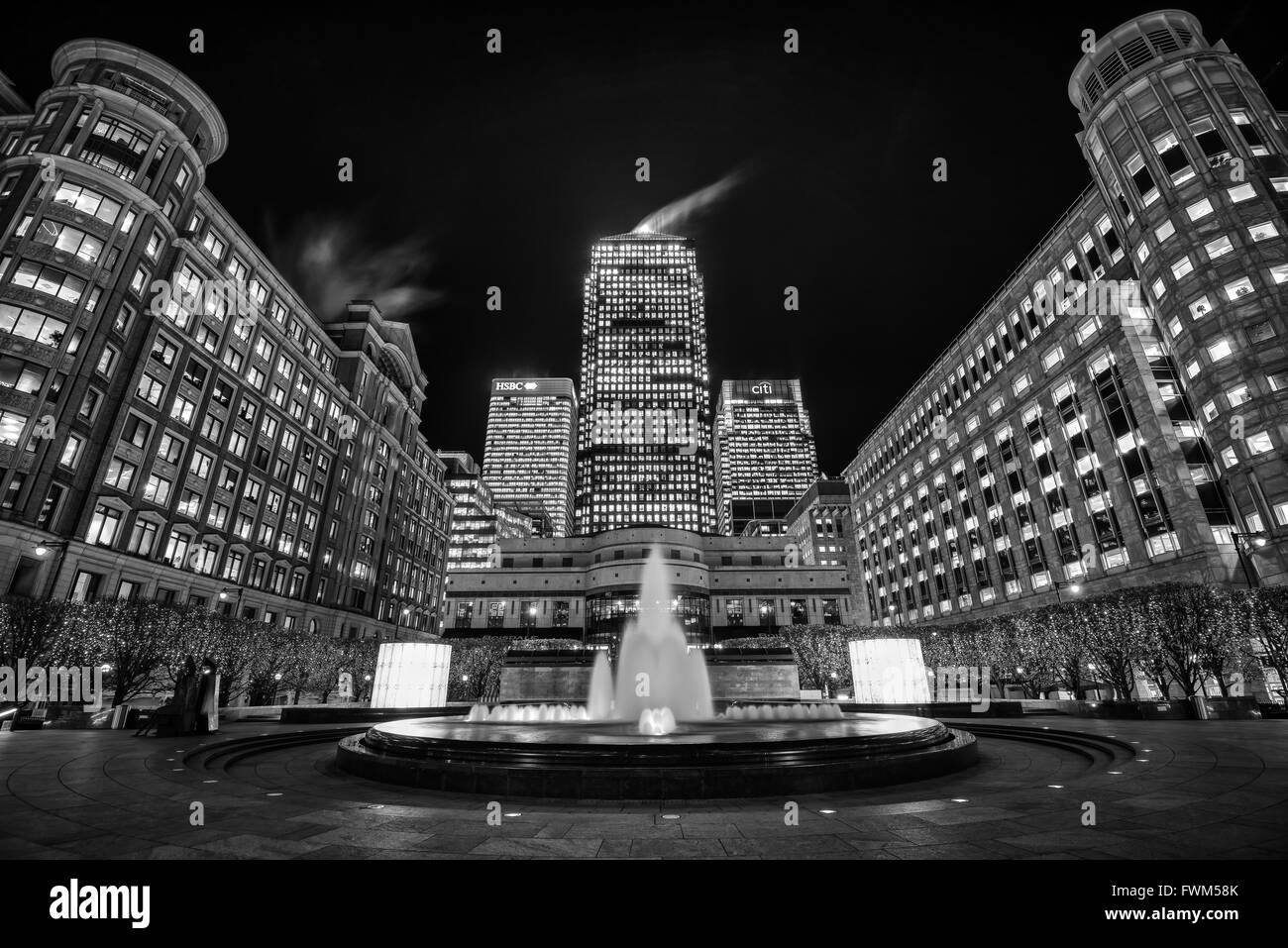 Cabot square canary wharf Black and White Stock Photos & Images - Alamy