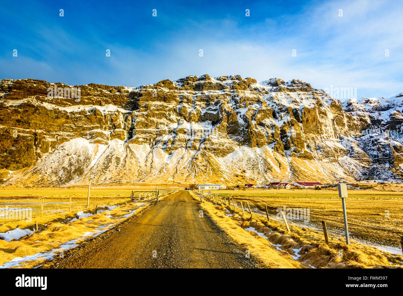 Volcanoes in winter hi-res stock photography and images - Alamy