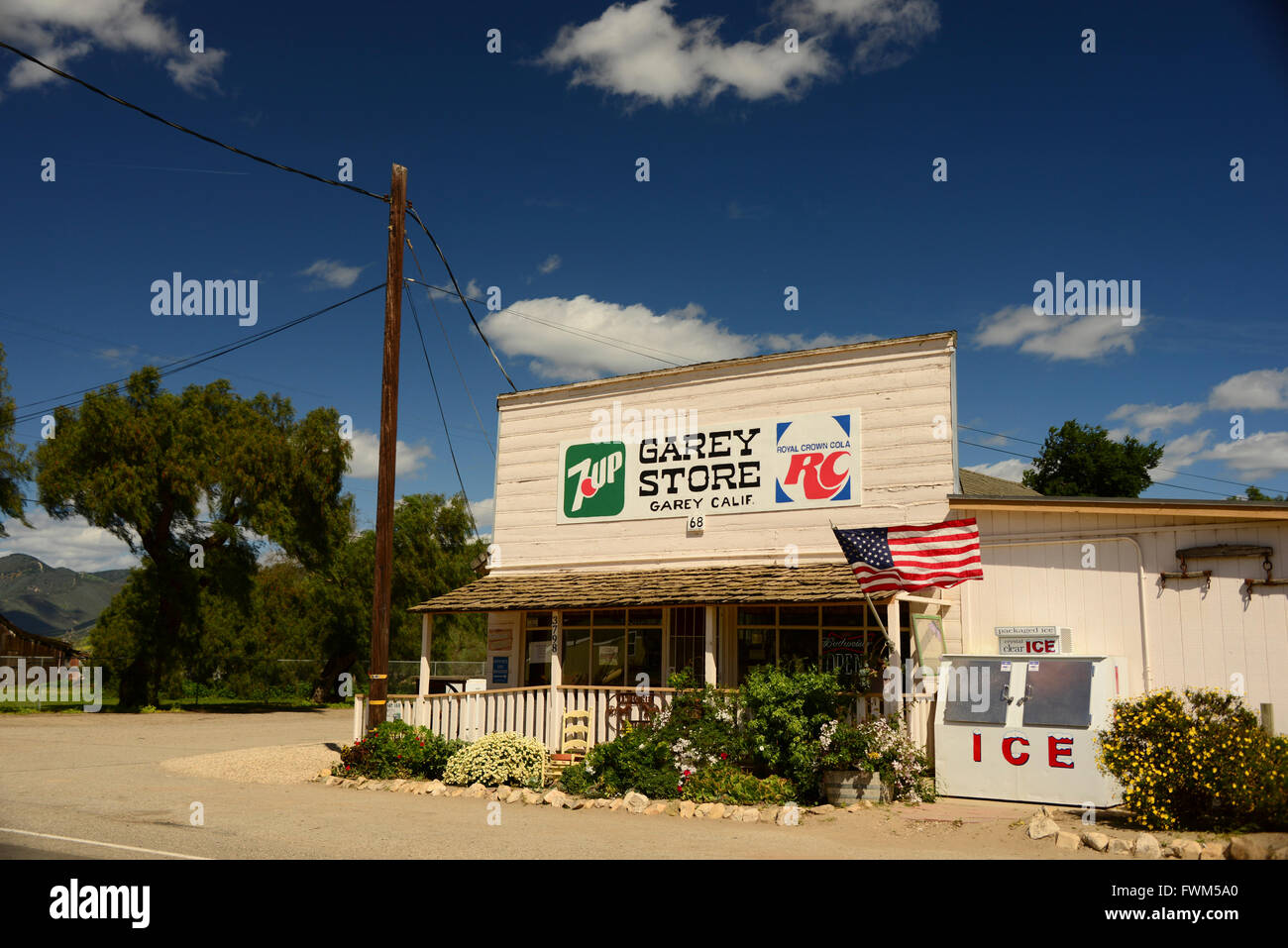 Country Grocery Store High Resolution Stock Photography and Images - Alamy
