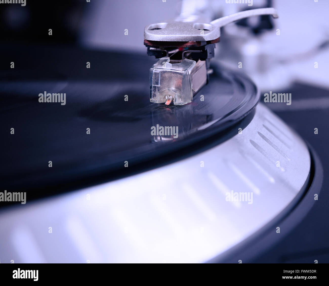 Turntable disc hi-res stock photography and images - Alamy