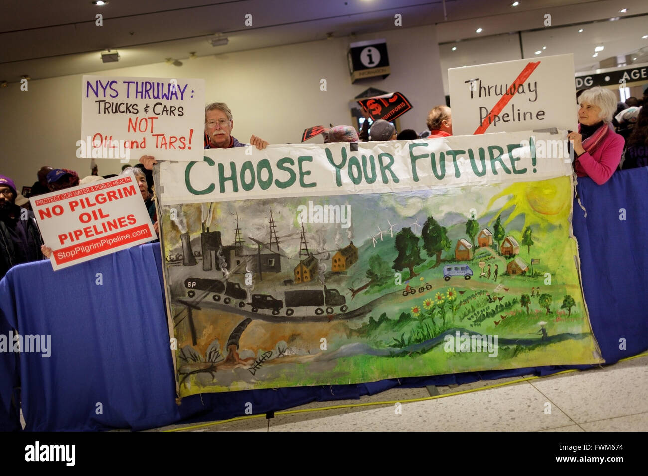 Stop build new york hi-res stock photography and images - Alamy